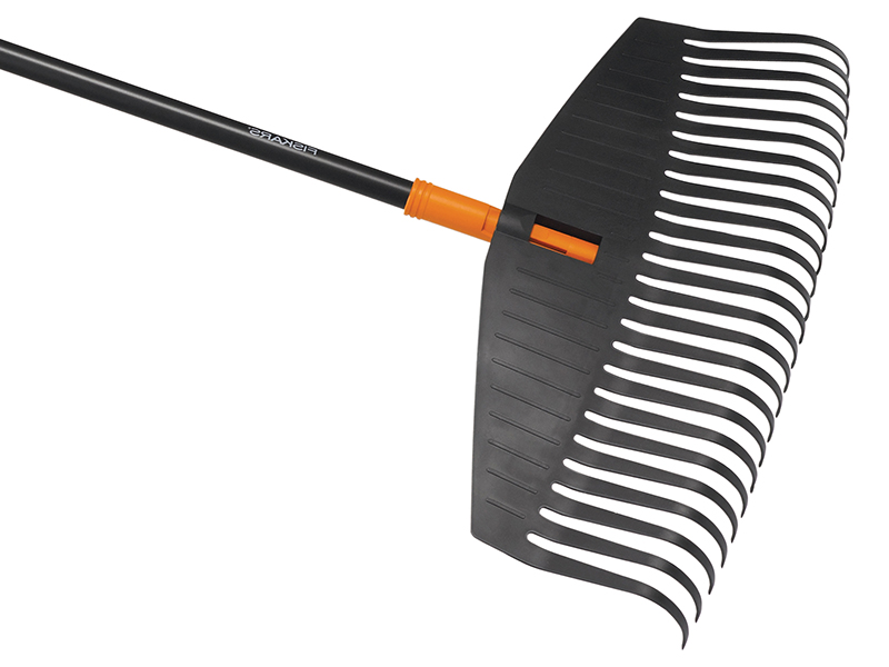 FSK1003465 | Fiskars Solid Leaf Rake - Large - S10 Supplies